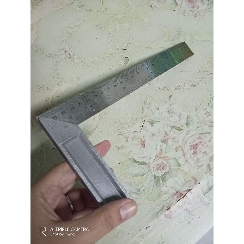 Mga Kagamitan Ng Karpintero At Pangalan